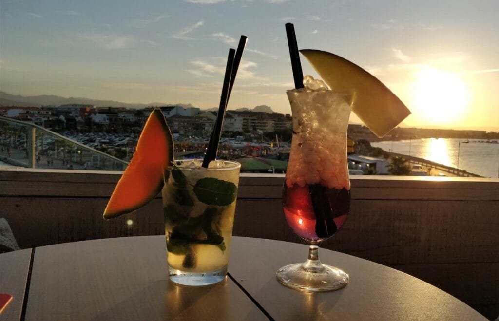 Vida Nocturna en Dénia: Mejores Pubs y Discotecas 2026 • PLAYASDENIA